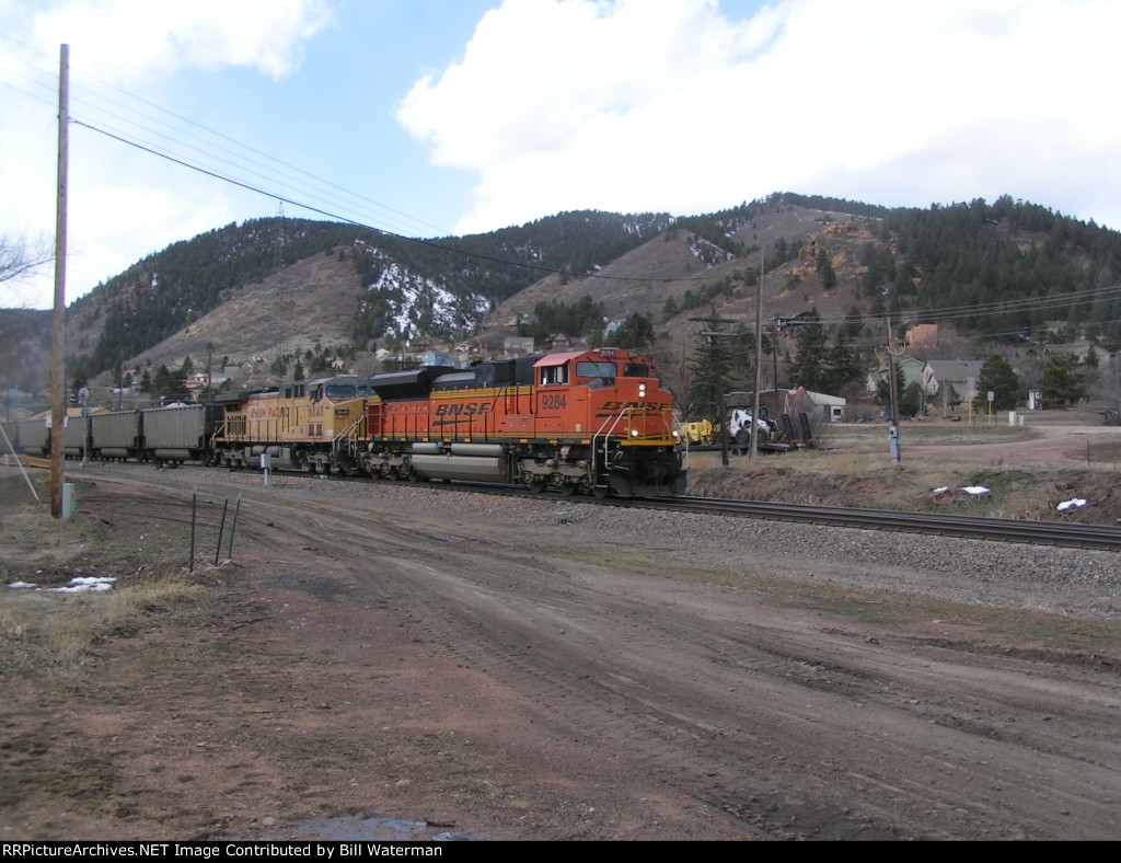 BNSF 9284 and Up 6648 on North Bound empty coal train